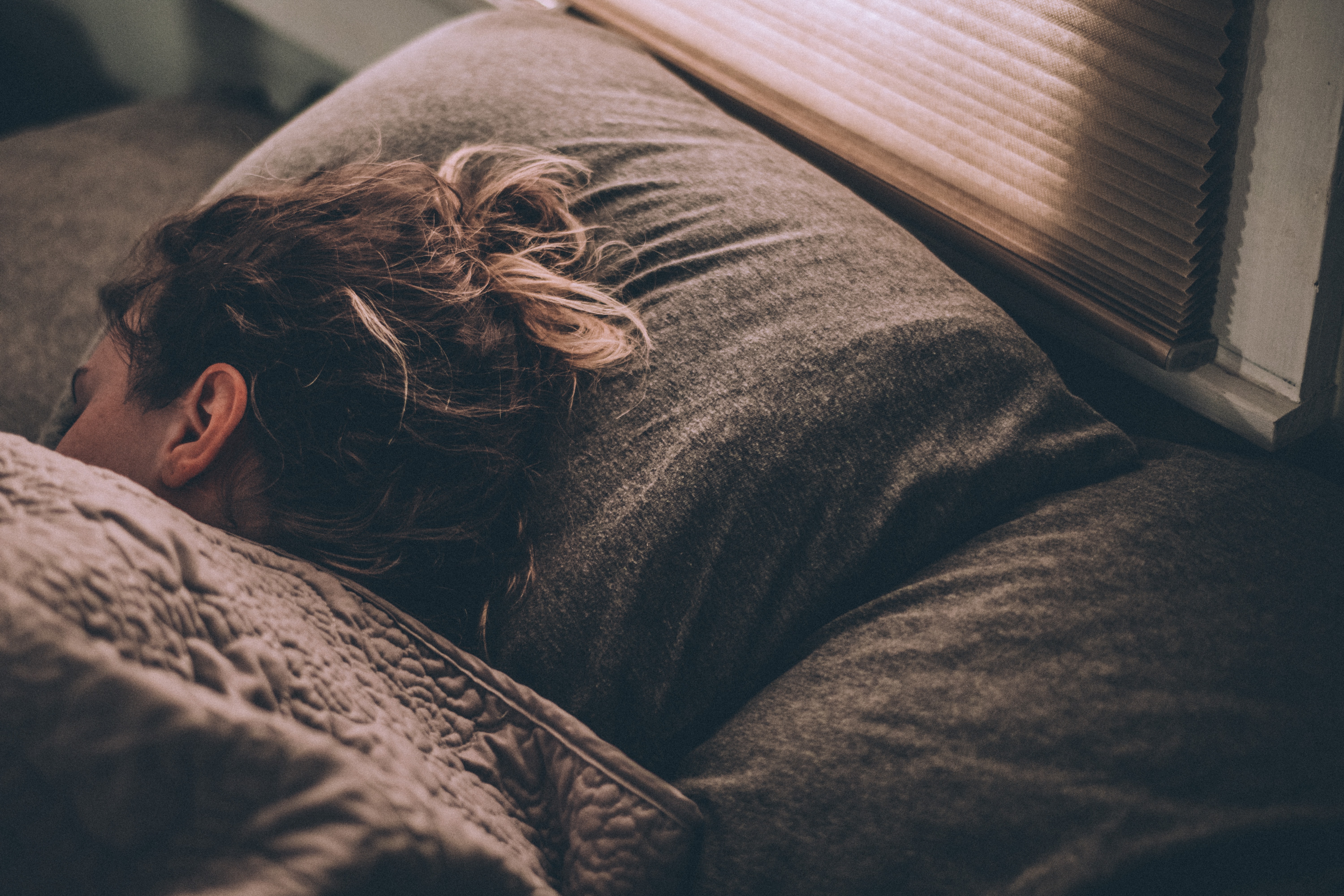 Does the Color of Light Help You with Sleep? A Guide to LED Colors that ...