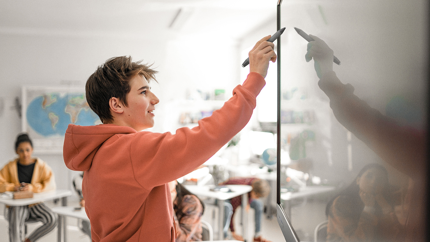 How Interactive Whiteboards Can Help You Teach Better | BenQ Education UK